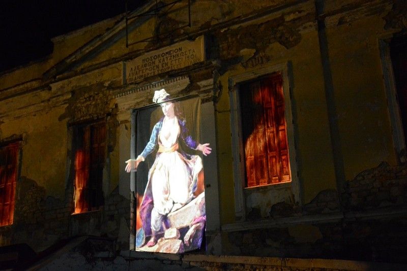Ρίγη συγκίνησης από την παράσταση «Με την πάλα και το γιαταγάνι στο ...
