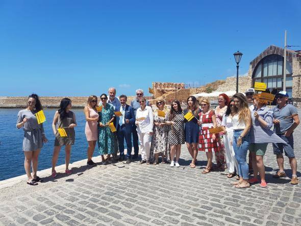 Τουρισμός: Ρουμάνοι T.Os και δημοσιογράφοι στην Κρήτη και τη Σαντορίνη