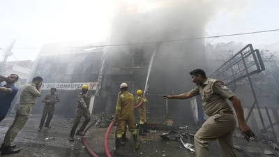 Lucknow: 15 dead, several trapped in Aliganj blaze - Maktoob