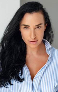 Eva is an Actor & Model from Dubai - Mixfame.com