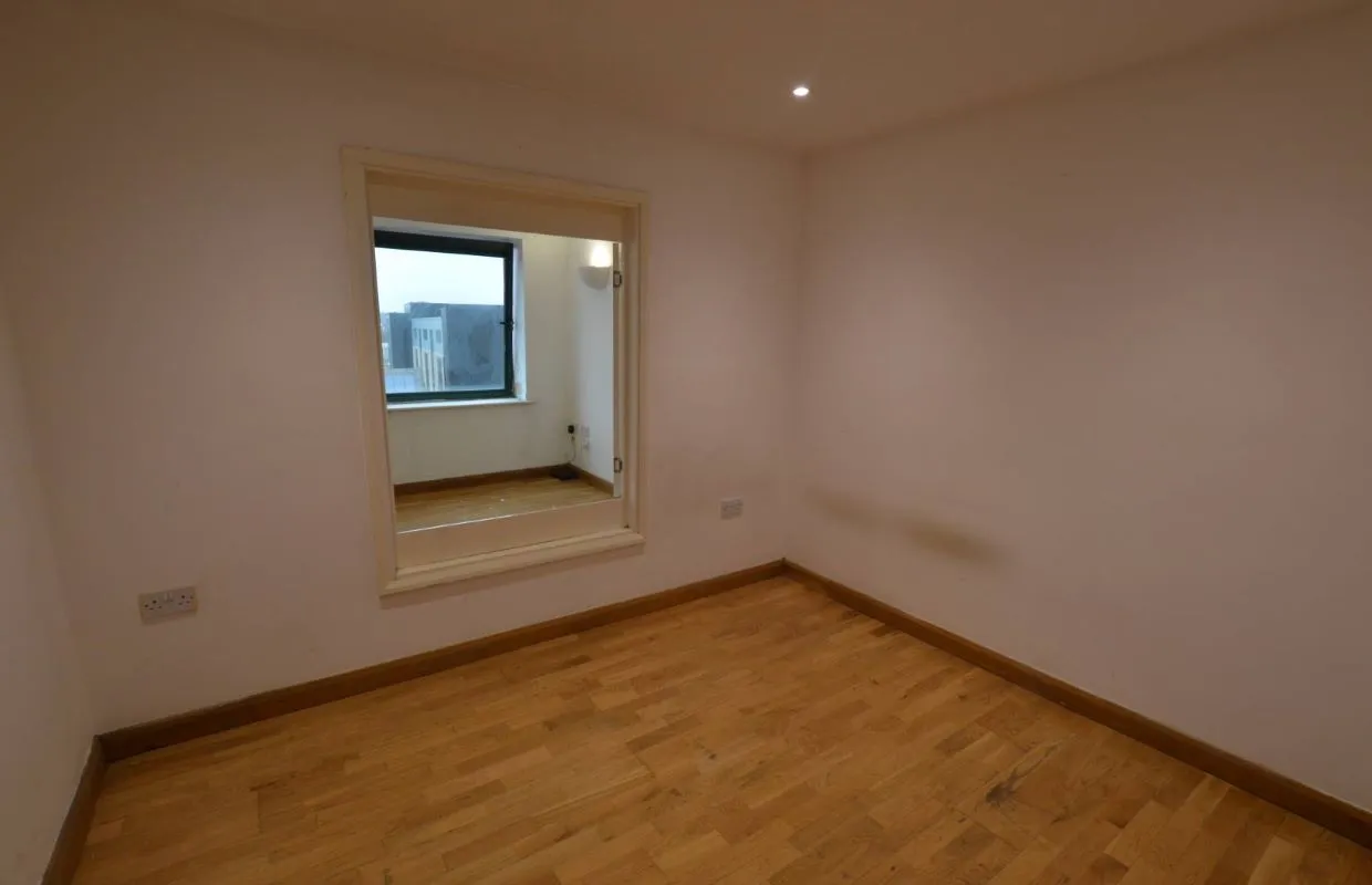 Stone Gate House, Bradford, West Yorkshire, BD1 4QF - Online Auctions