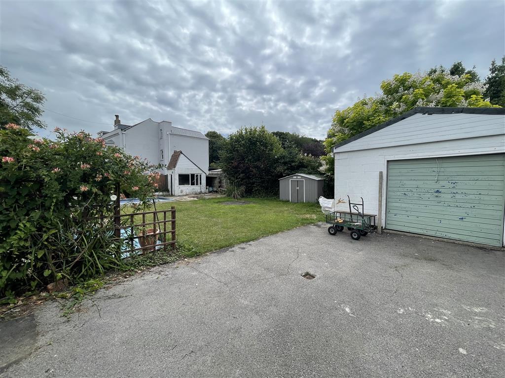 Plot to rear of 41, Sinah Lane, HAYLING ISLAND, Hampshire, PO11 0HJ
