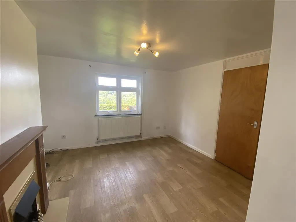 6 Woodview Estate, Frampton Mansell, STROUD, Gloucestershire, GL6 8JE