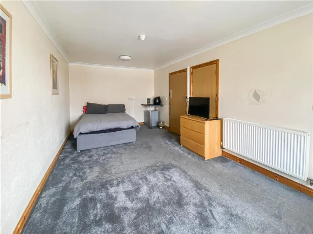 Wellington House, 2, Arthur Street, PEMBROKE DOCK, Dyfed, SA72 6EN