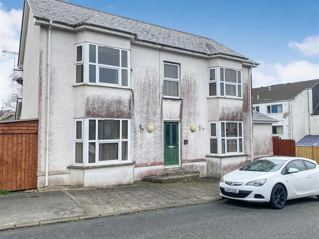 Wellington House, 2, Arthur Street, PEMBROKE DOCK, Dyfed, SA72 6EN