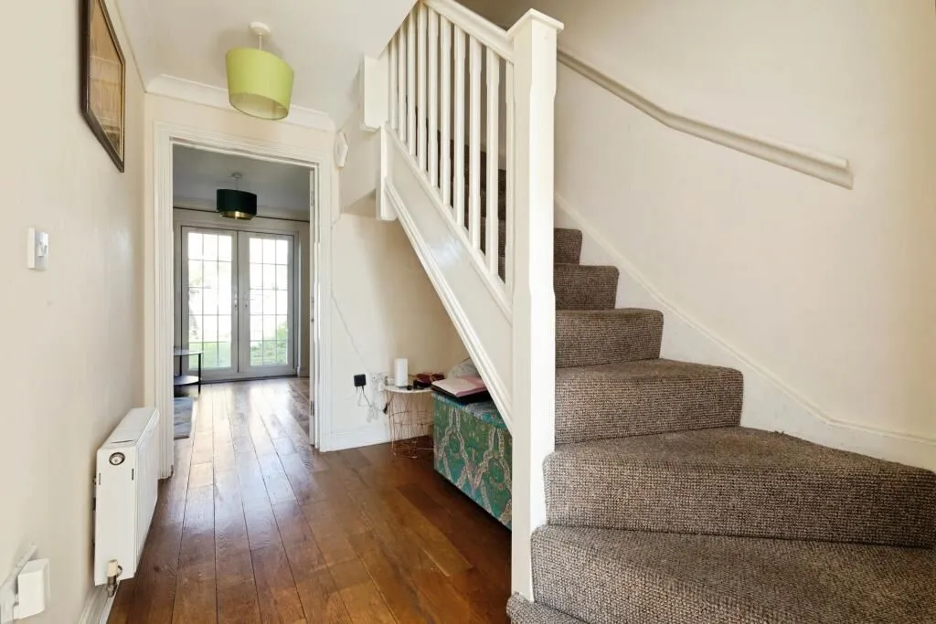 Ilford, Essex, IG6 2PJ - Online Auctions