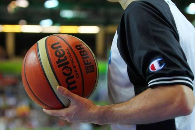 ΟΙ ΔΙΑΙΤΗΤΕΣ ΚΑΙ ΟΙ ΚΡΙΤΕΣ ΑΓΩΝΩΝ ΜΠΑΣΚΕΤ ΕΚΠΑΙΔΕΥΟΝΤΑΙ ΣΤΗ ΚΑΡΠΑ ...