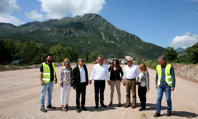 Στις εργασίες κατασκευής του δρόμου Πύλης – Παλαιομονάστηρου ο ...
