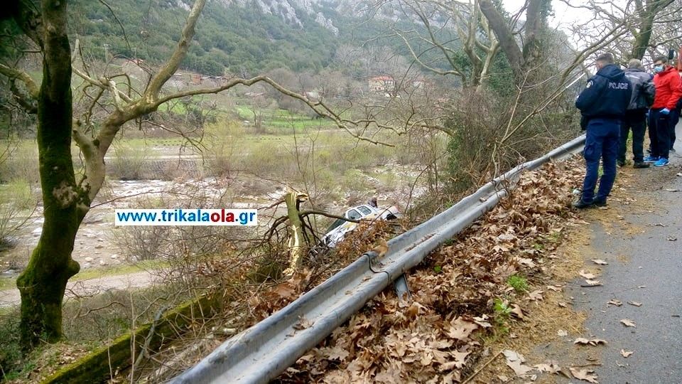 ΕΚΤΑΚΤΟ… Εκτροπή αυτοκίνητου σε πλαγιά με εγκλωβισμένα άτομα ...