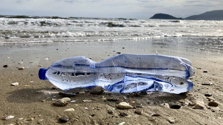 Λέμε «αντίο» στα πλαστικά μιας χρήσης με δύο Οδηγούς του WWF Ελλάς ...