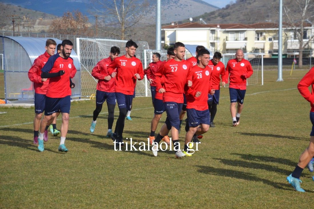 Προπόνηση με τον ΑΟ Τρίκαλα ο 15χρονος Άγγελος Στρίβας | Trikalaola.gr