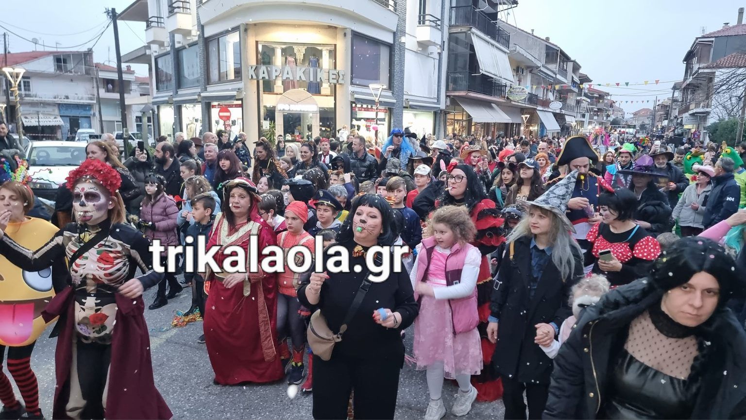 Χιλιάδες καρναβαλιστές στην Πύλη έκαψαν τον… Καρνάβαλο! (ΒΙΝΤΕΟ ...