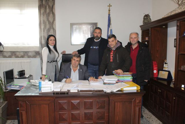 Υπογραφή σύμβασης έργου από το Δήμαρχο Πύλης