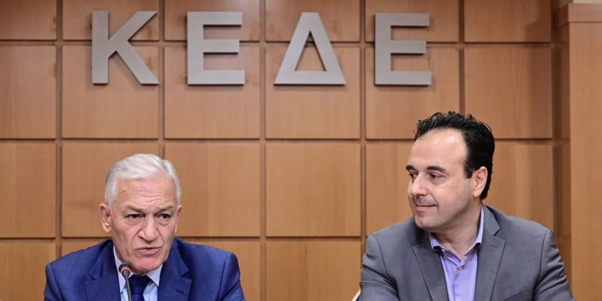 ΚΕΔΕ: Νέος πρόεδρος με ομοφωνία ο Λάζαρος Κυρίζογλου, παρουσία Παπαστεργίου