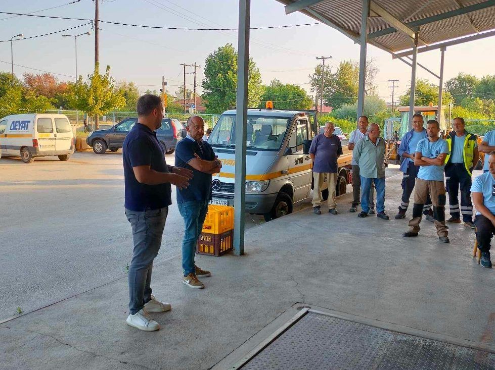 Τα έργα της ΔΕΥΑΤ σε πρώτο πλάνο, κατά την επίσκεψη Σακκά στη δημοτική ...