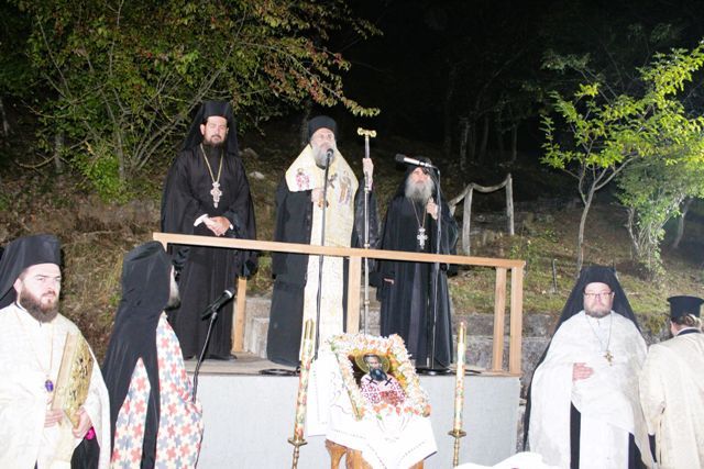 Ο Μέγας Αρχιερατικός Εσπερινός στην Ι.Μ. του Αγίου Βησσαρίωνος