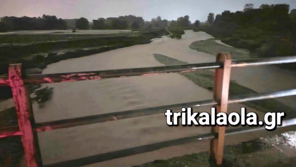 ΤΩΡΑ… Η στάθμη του Πηνειού στη γέφυρα Βαλομανδρίου (ΦΩΤΟ)
