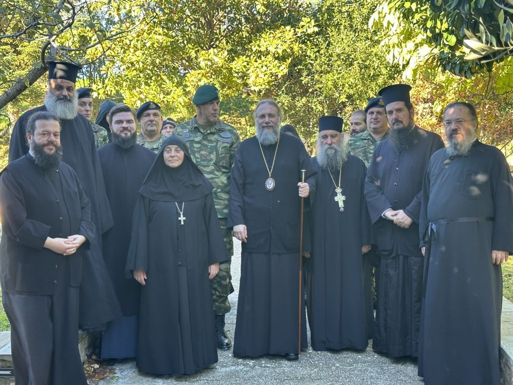 Ο Διοικητής της Σ.Μ.Υ. στην Ιερά Μονή Κορμπόβου