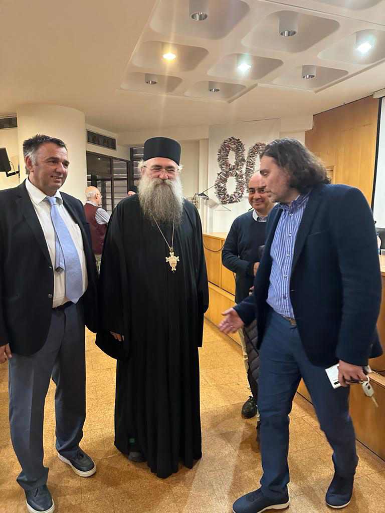 Ο πρόεδρος των Ιεροψαλτών Τρικάλων σε παρουσίαση βιβλίου από την Ι.Μ ...