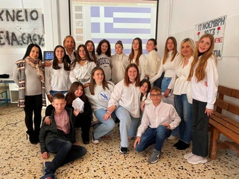Η Επέτειος του Πολυτεχνείου στο 9ο Γυμνάσιο Τρικάλων 50 χρόνια μετά ...