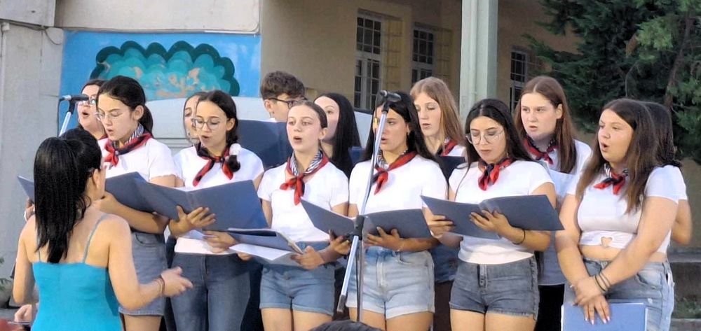 9ο ΓΥΜΝΑΣΙΟ ΤΡΙΚΑΛΩΝ: "Ταξιδεύοντας στα φτερά των γλάρων και της ...