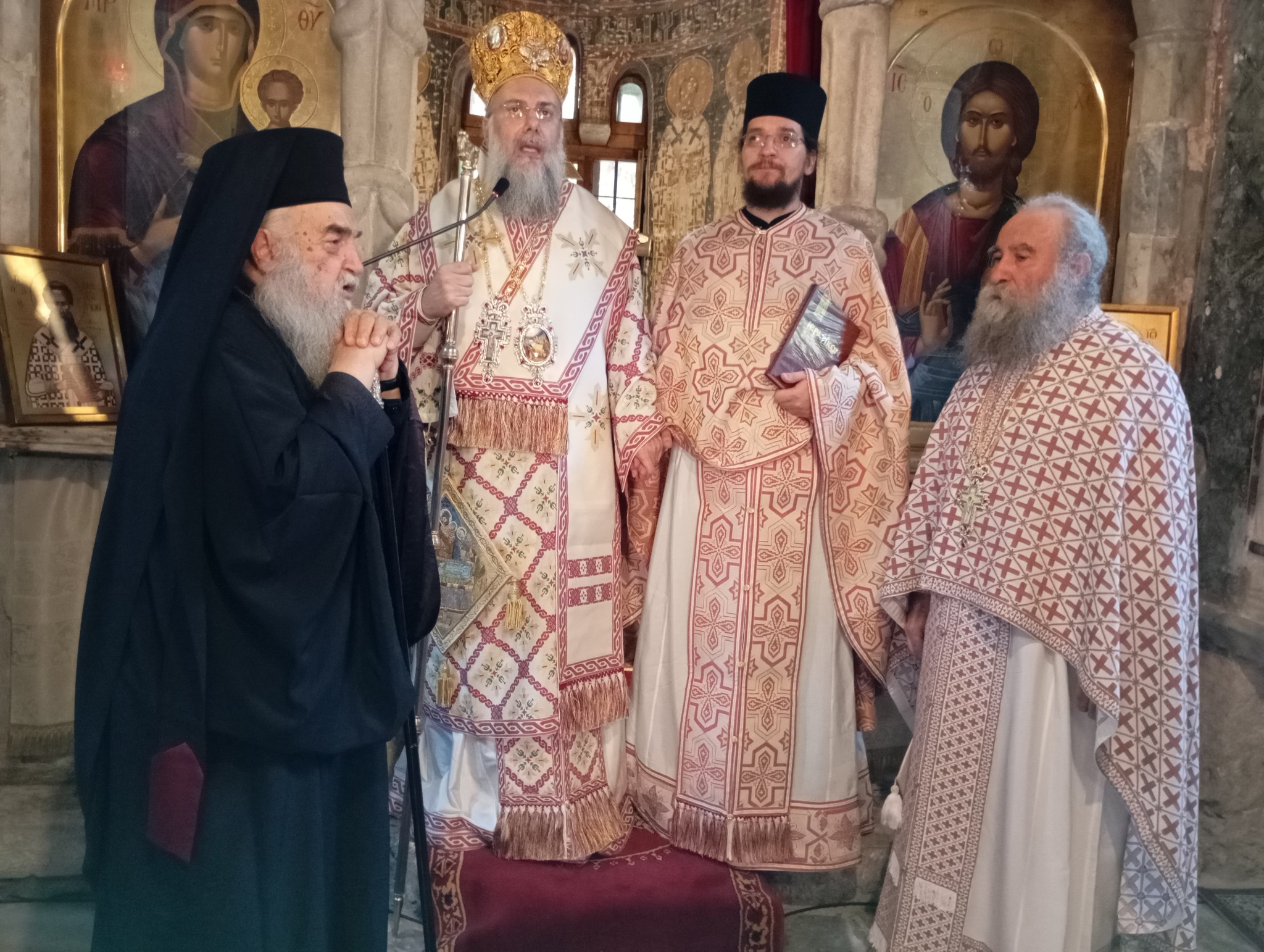 Πανηγυρική Θεία Λειτουργία και Χειροτονία στην Πόρτα Παναγιά Πύλης ...