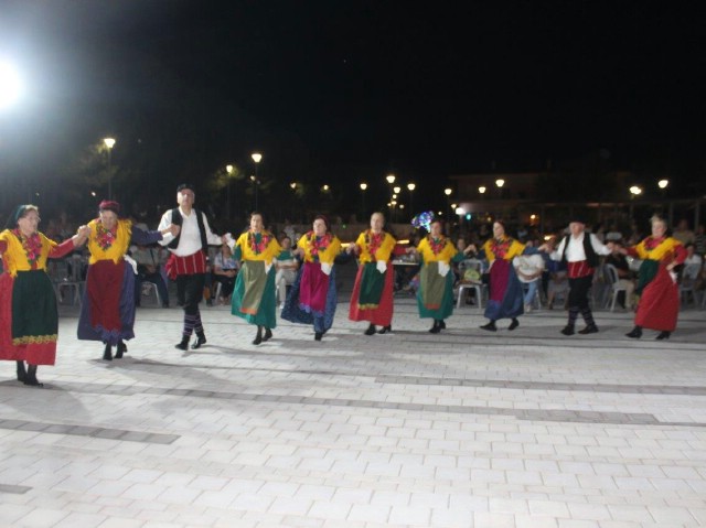Πανδαισία παραδοσιακών χορών στην Πύλη (φωτο)