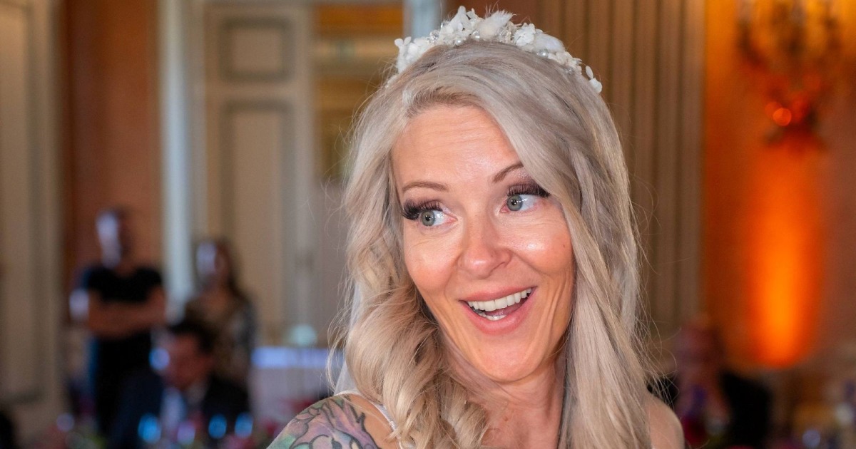 Opernball-Kleid: Simone ehrt Richard mit besonderem Detail | weekend.at