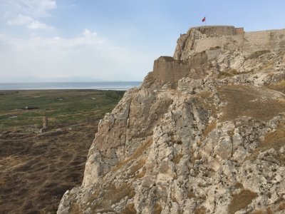 Tushpa/Van Fortress: UNESCO Tentative Site Travel Guide