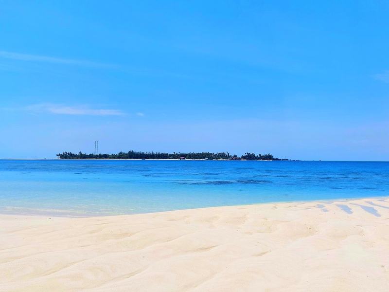 Derawan Islands: Unesco Tentative Site Travel Guide